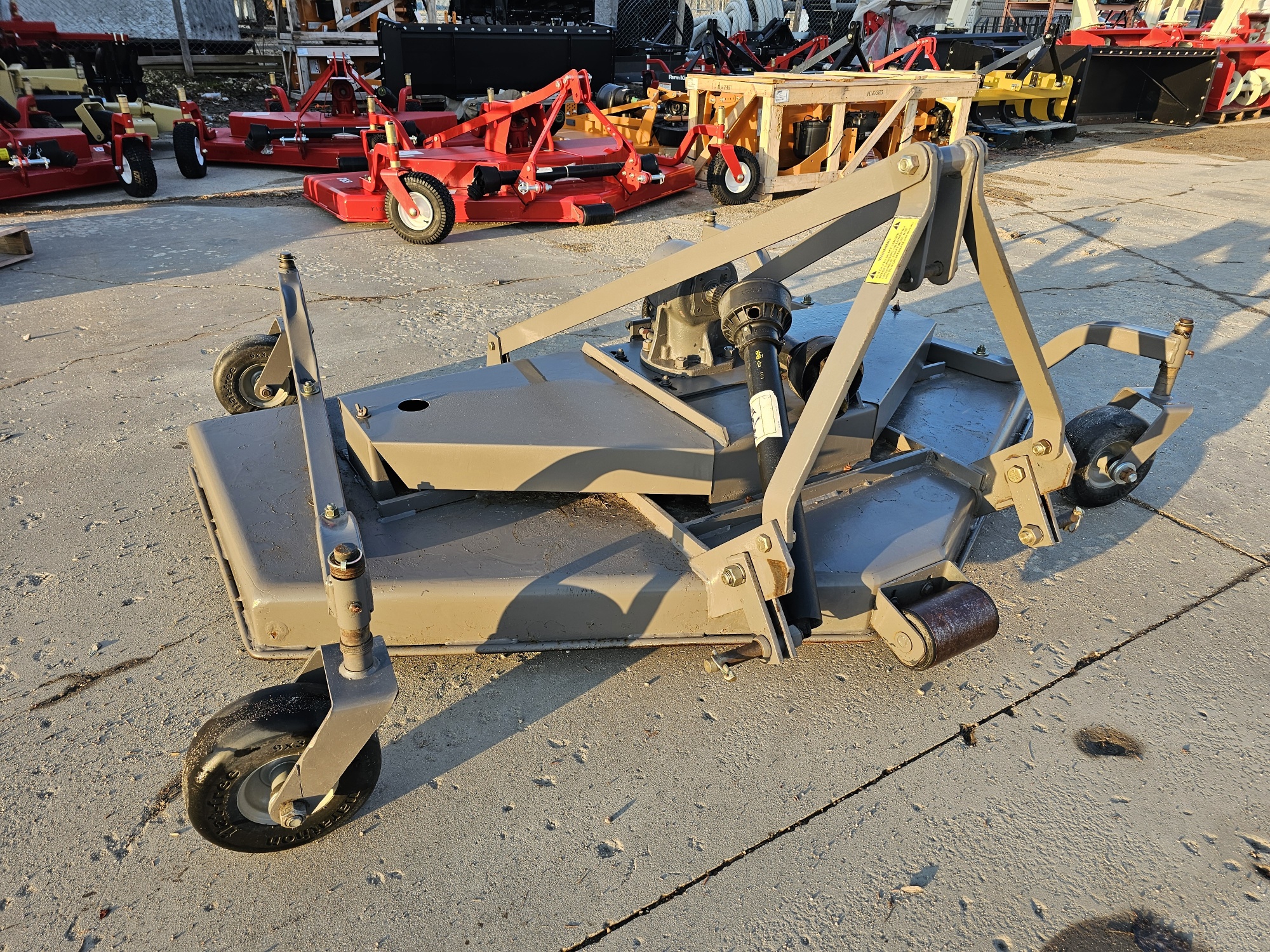 Farm King Y650R Finish Mower | Altona Farm Service Ltd.