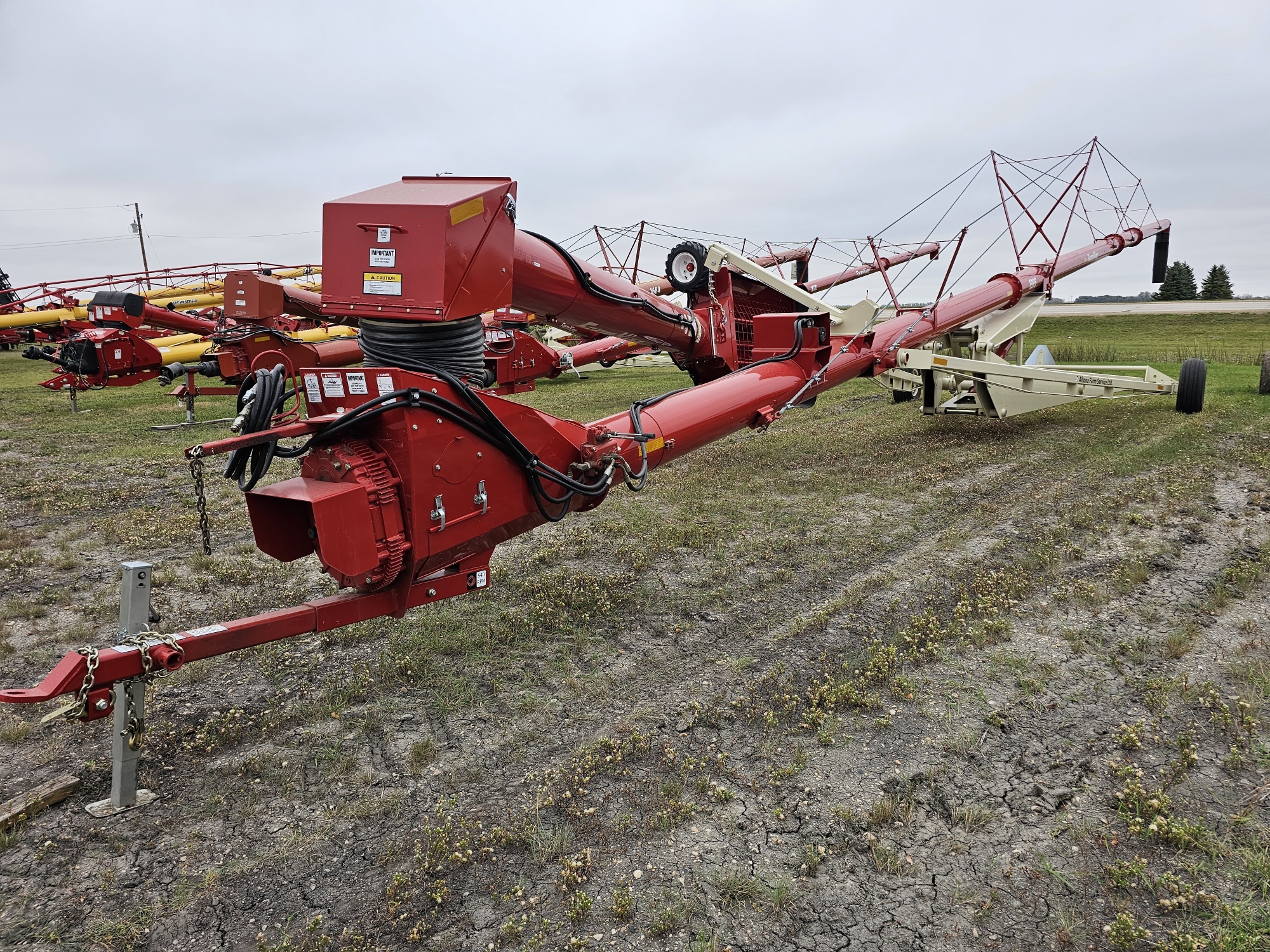 New Farm King Y1395TMR BackSaver Grain Auger