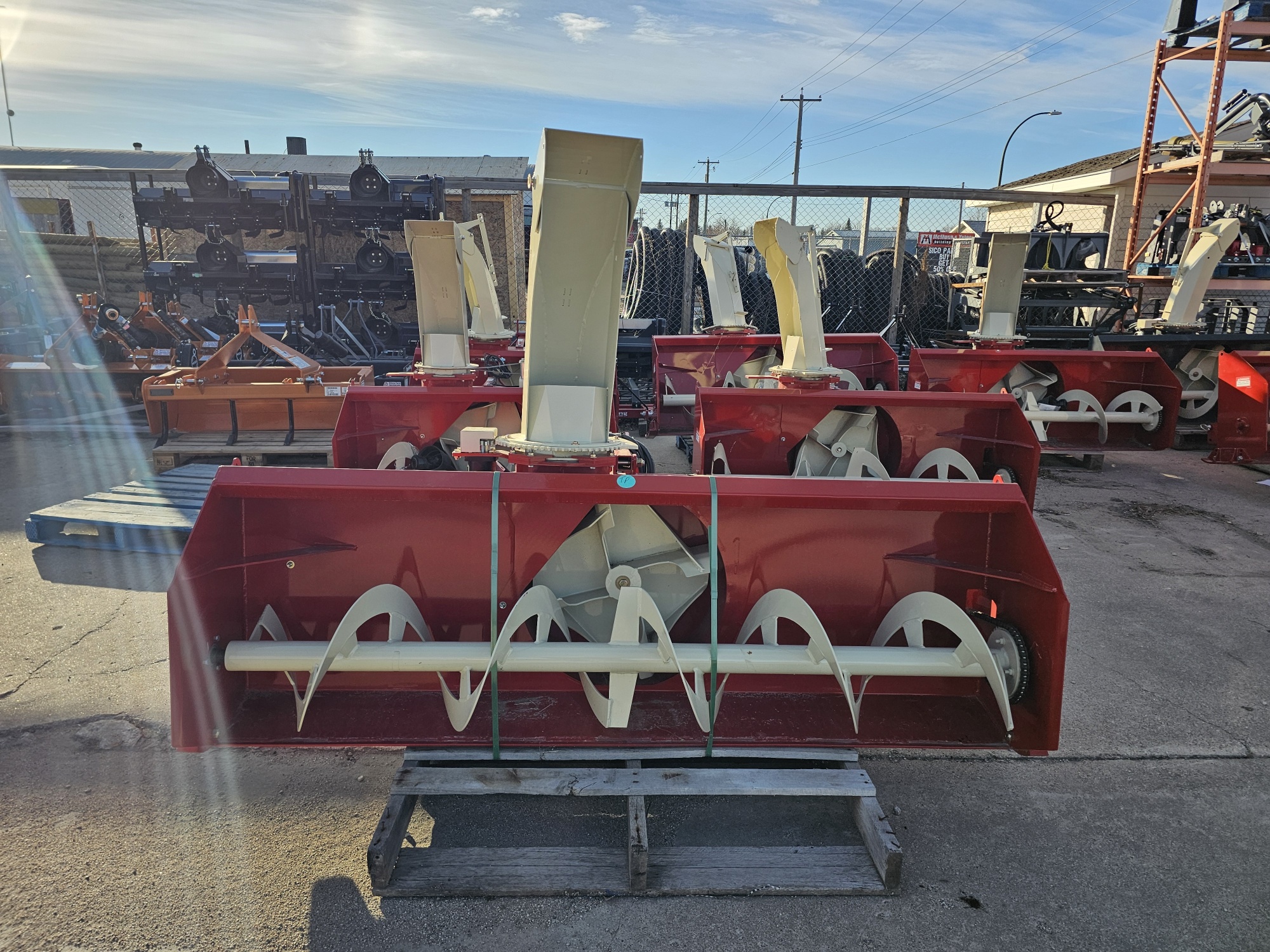 2025–2026 Farm King Y840 Snowblower 84″